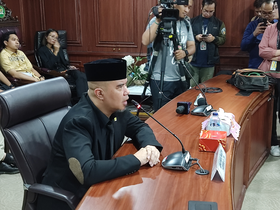 Melanggar Kode Etik, MKD DPR Sanksi Ahmad Dhani dalam Dua Kasus Berbeda - Sinpo.id